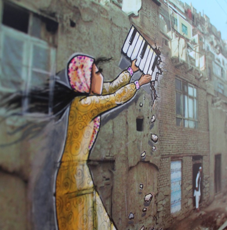 Η πρώτη Αφγανή street artist: Shamsia Hassani - Frapress